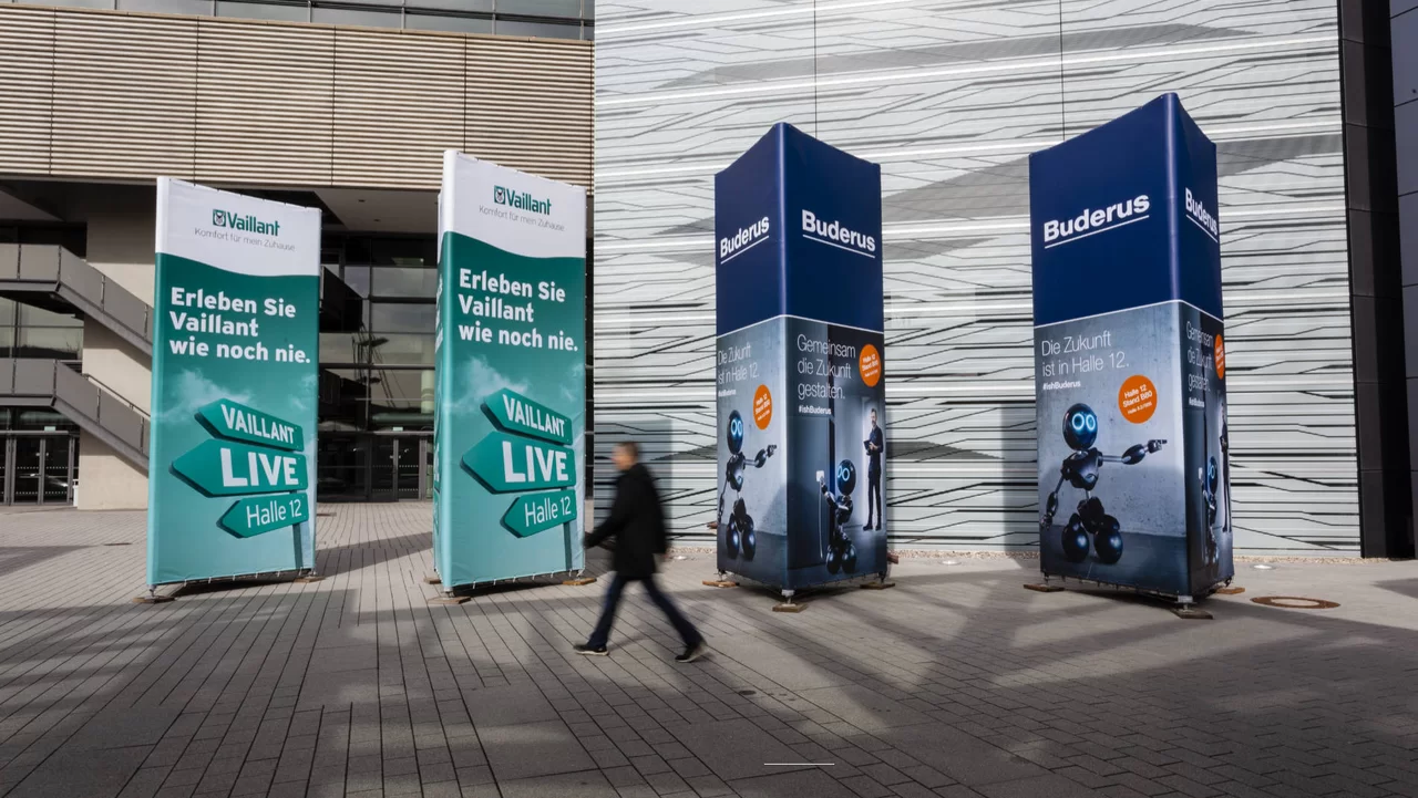 Large-format advertising spaces